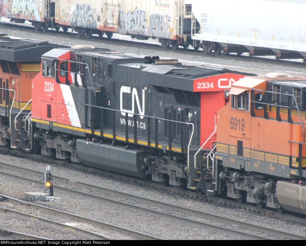 CN 2334